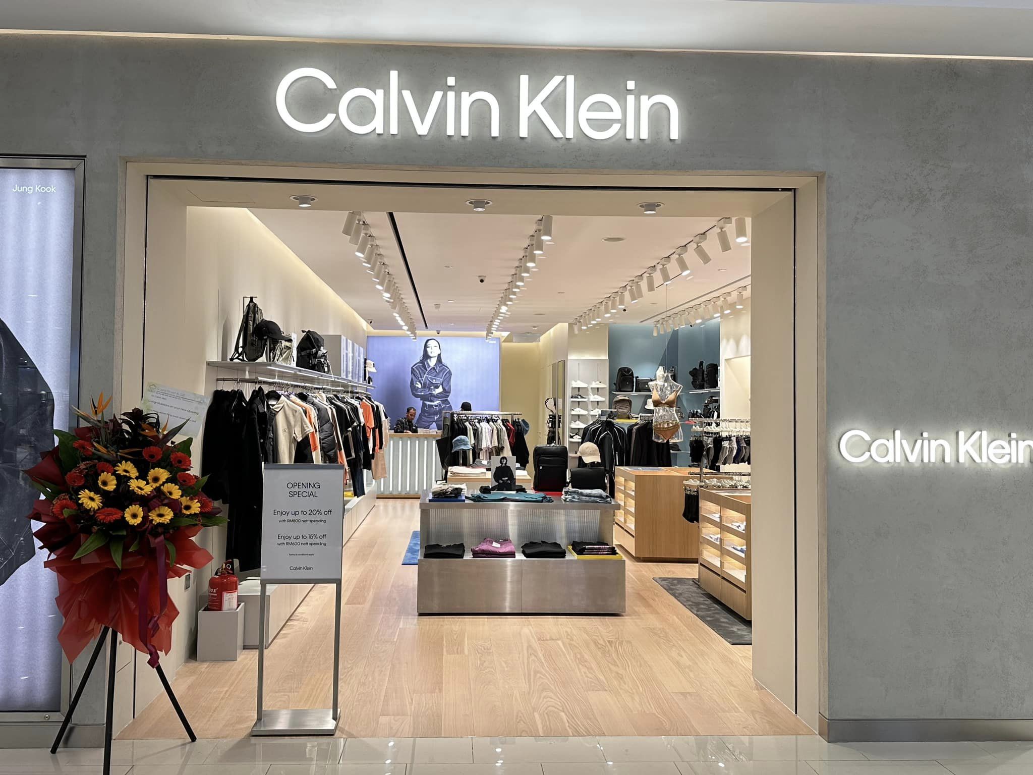 Queensbay Mall – It's All Happening Here!