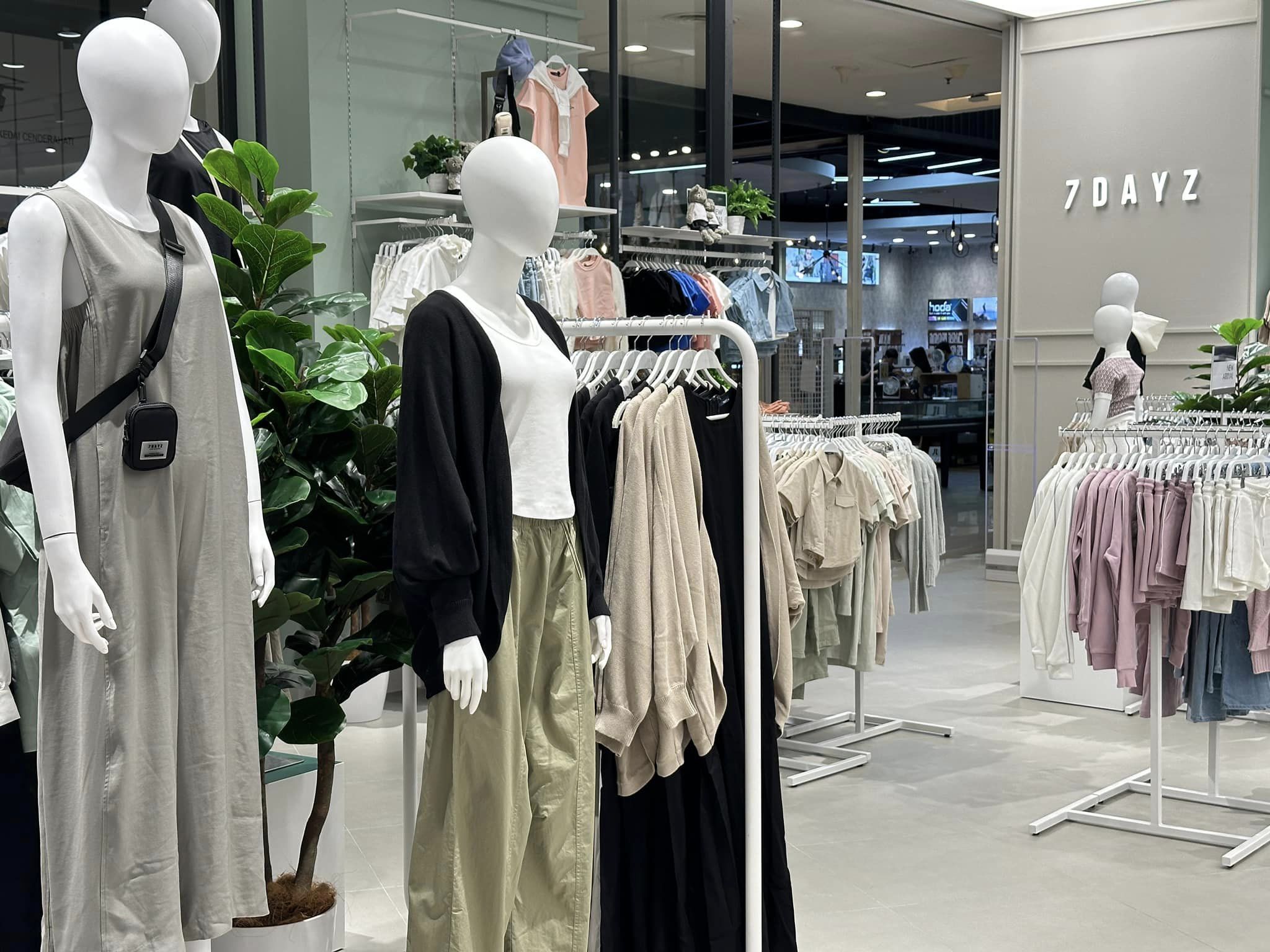 Queensbay Mall – It's All Happening Here!